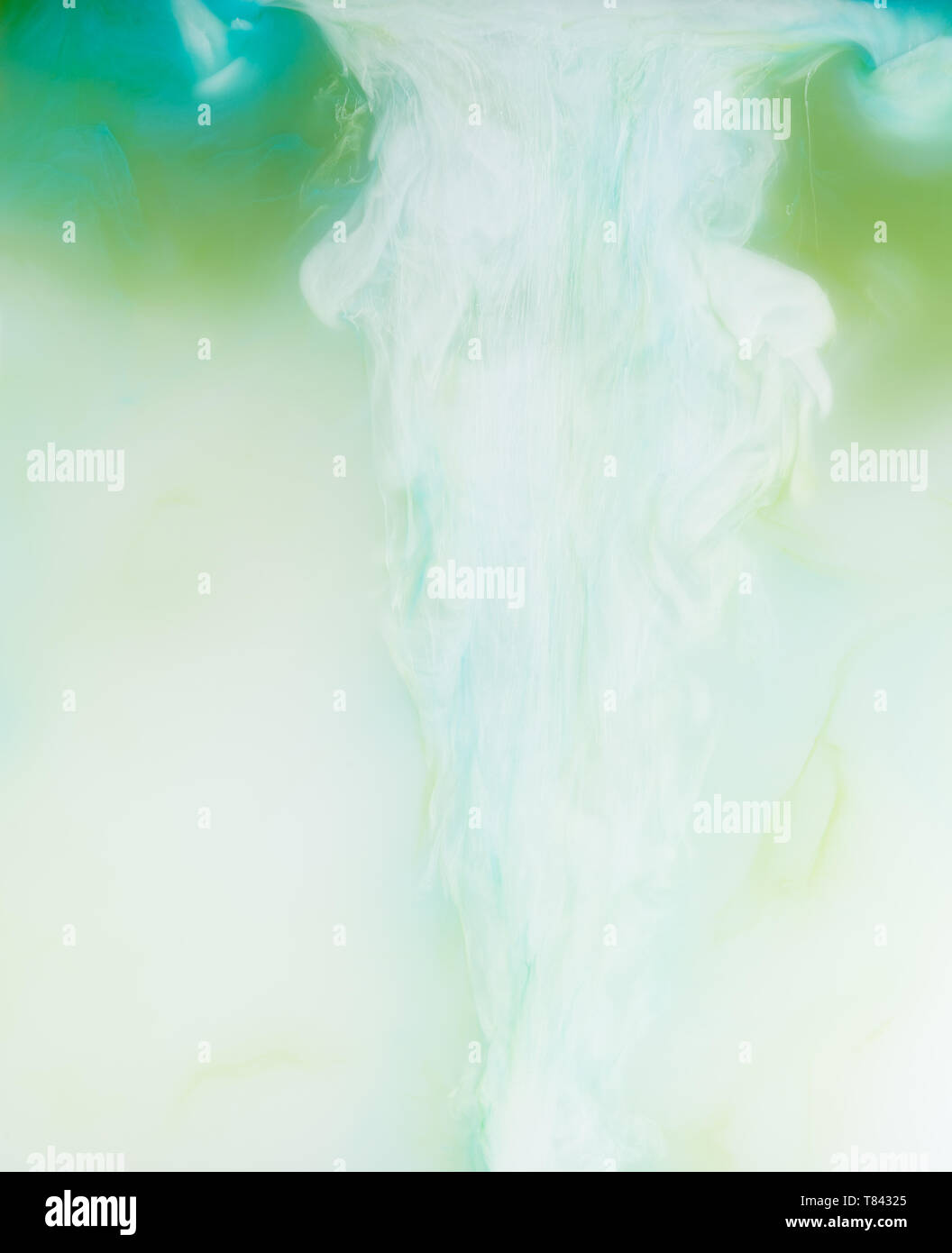 Explosions of colour hi-res stock photography and images - Alamy