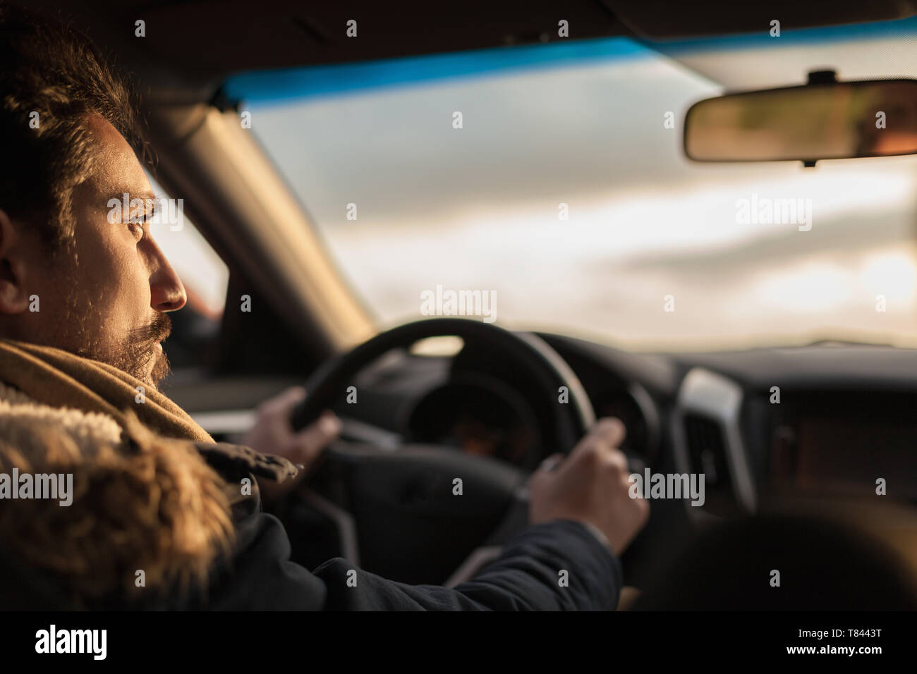Car driving up behind hi-res stock photography and images - Alamy
