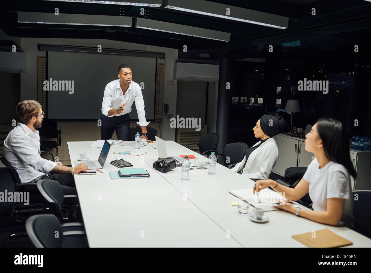 Asian african conference hi-res stock photography and images - Alamy