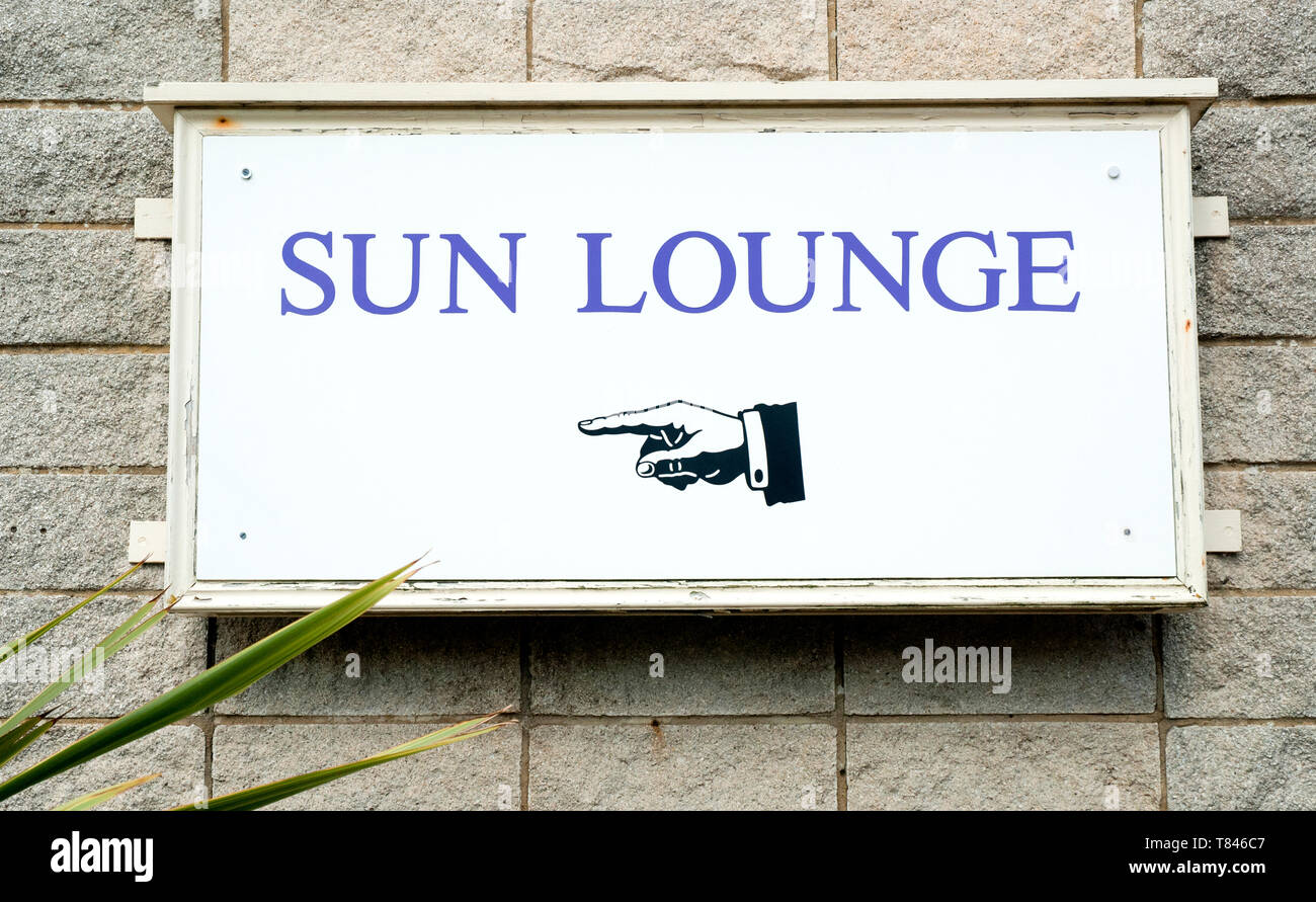 Coffee lounge signage hi-res stock photography and images - Alamy