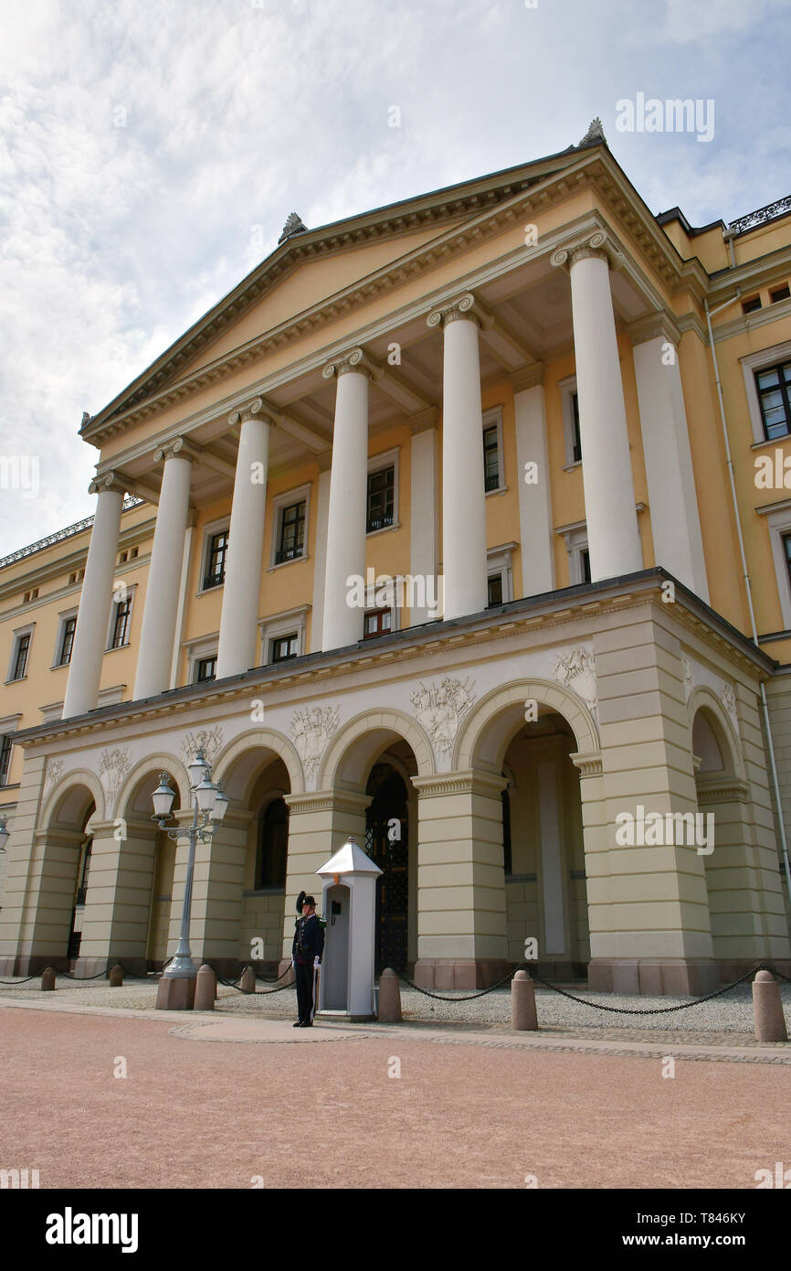 Royal palace, Slottet or Det kongelige slott, Oslo, Norway, Scandinavia ...