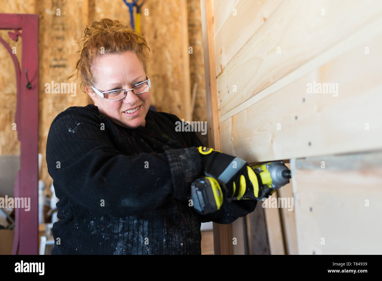 Female drilling hi-res stock photography and images - Alamy
