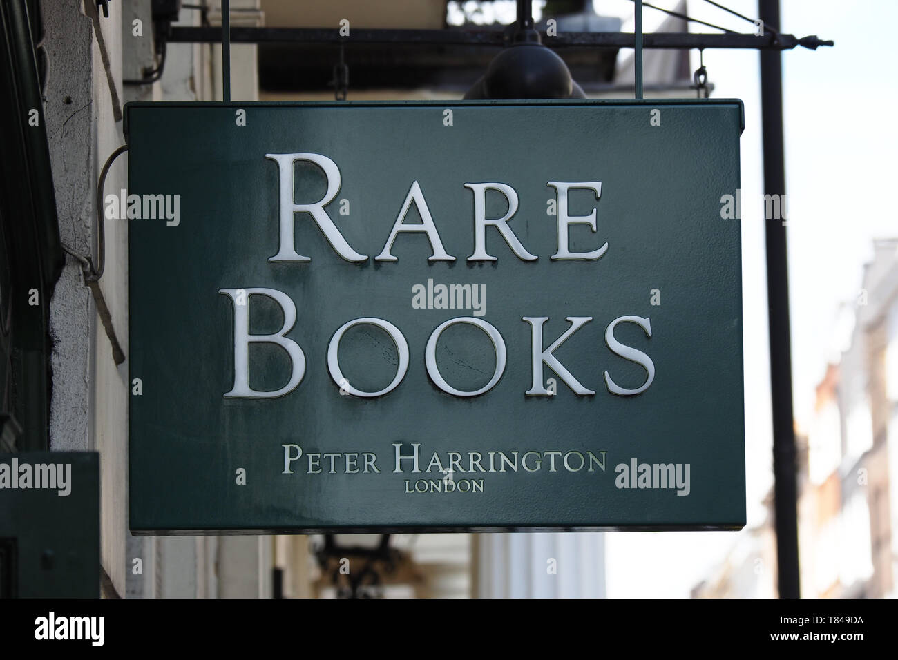 Rare books hi-res stock photography and images - Alamy