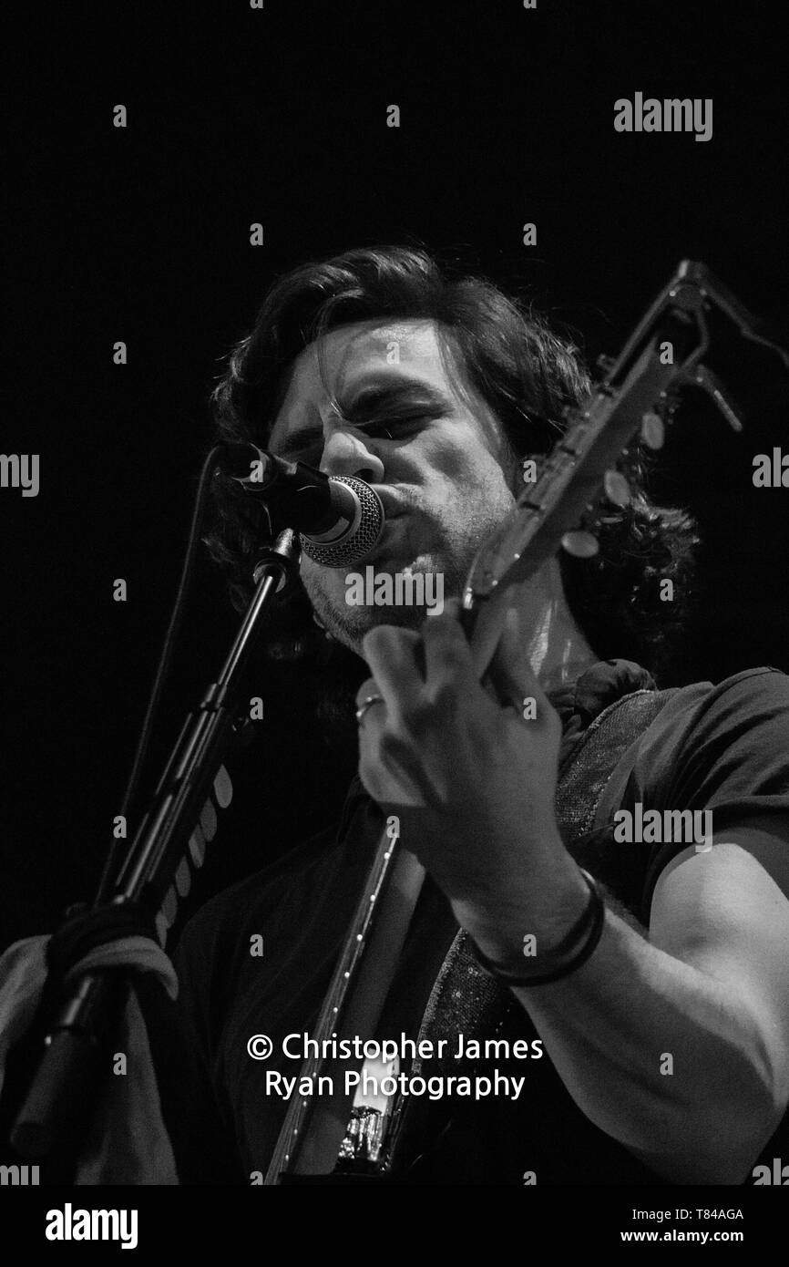 Jack savoretti live Black and White Stock Photos & Images - Alamy