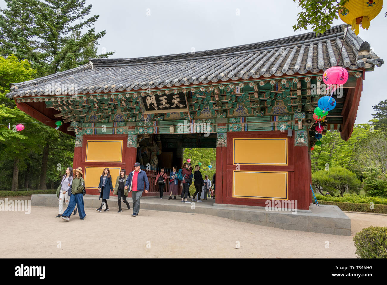 Entrance Gate Cheon-Wangmun of korean buddhistic Bulguksa Temple with ...