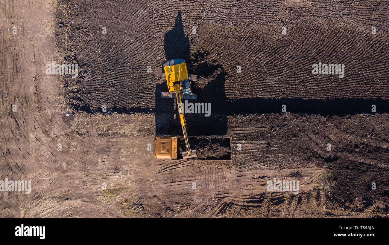 Top down view excavator working hi-res stock photography and images - Alamy