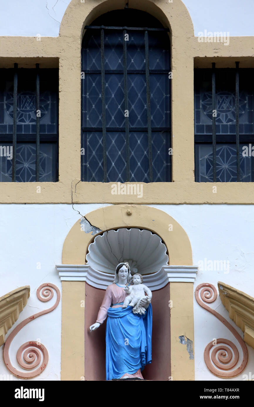 Sculpture statue vierge marie jesus hi-res stock photography and images ...