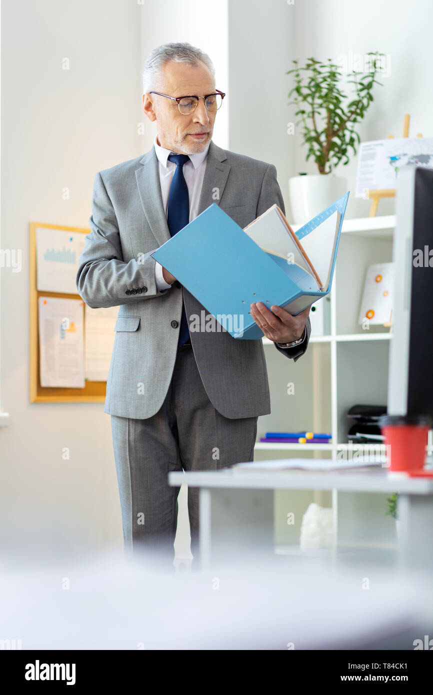 Inspecting documents hi-res stock photography and images - Alamy