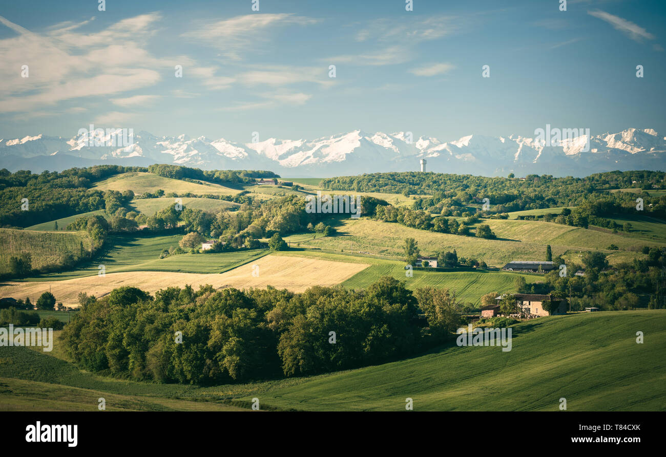 Gers france hills hi-res stock photography and images - Alamy