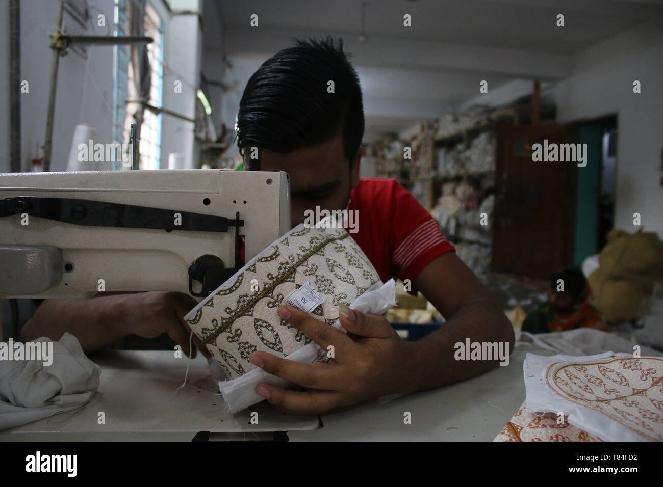 Dhaka, DHAKA, Bangladesh. 8th May, 2019. A worker seen making Islamic ...