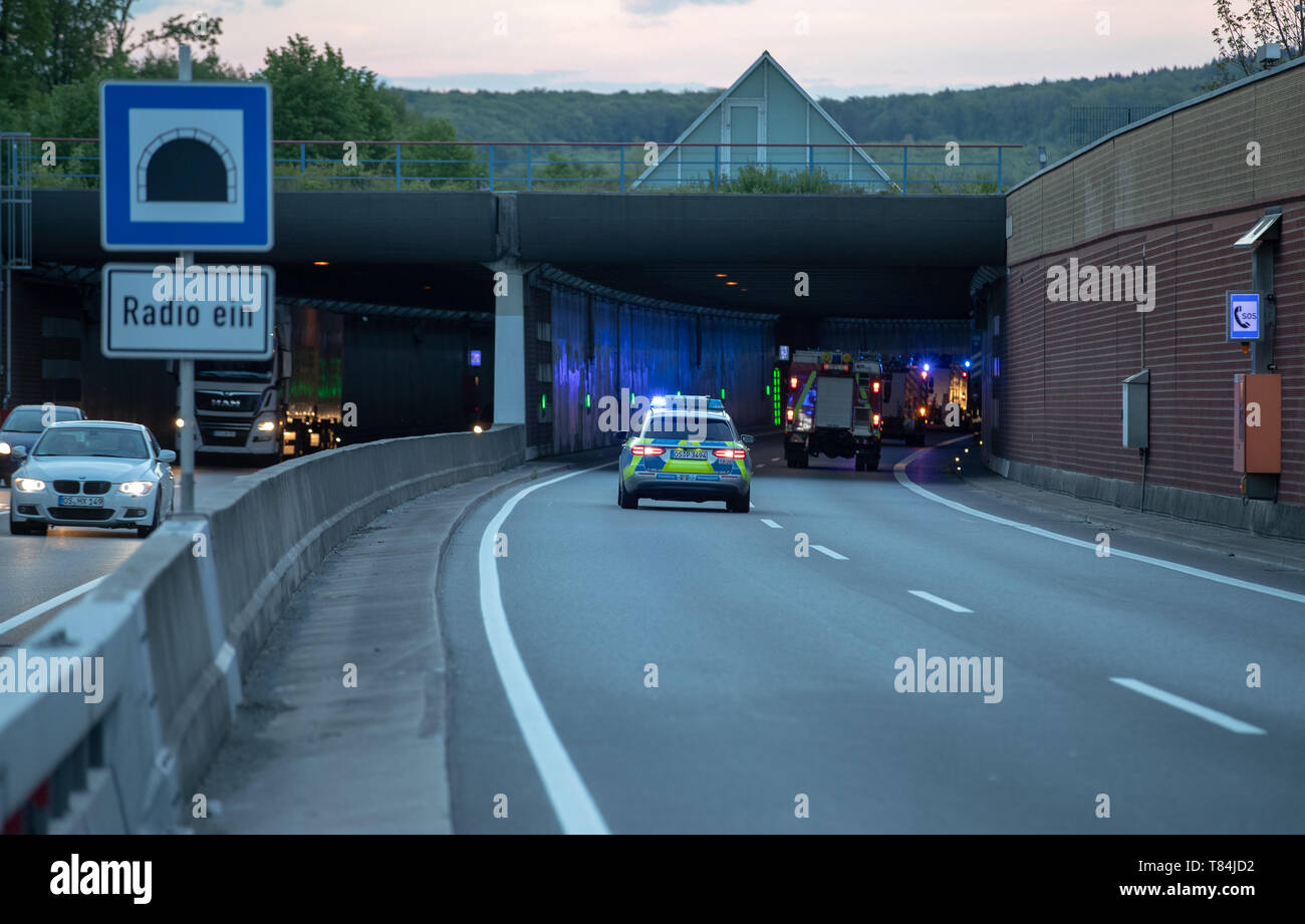 Dissen, Germany. 09th May, 2019. Police cars and fire trucks can be ...