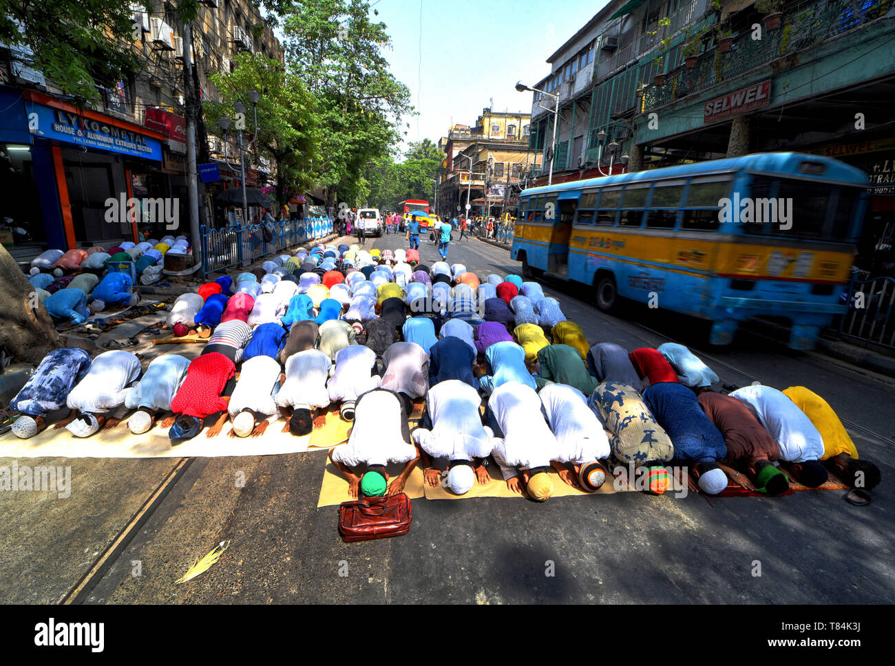 Muslim devotees seen praying on the street of Kolkata during the Holi ...