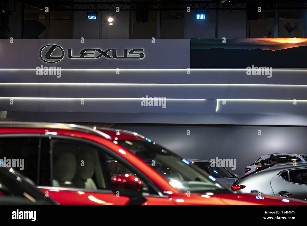 Logo lexus car brand hi-res stock photography and images - Alamy