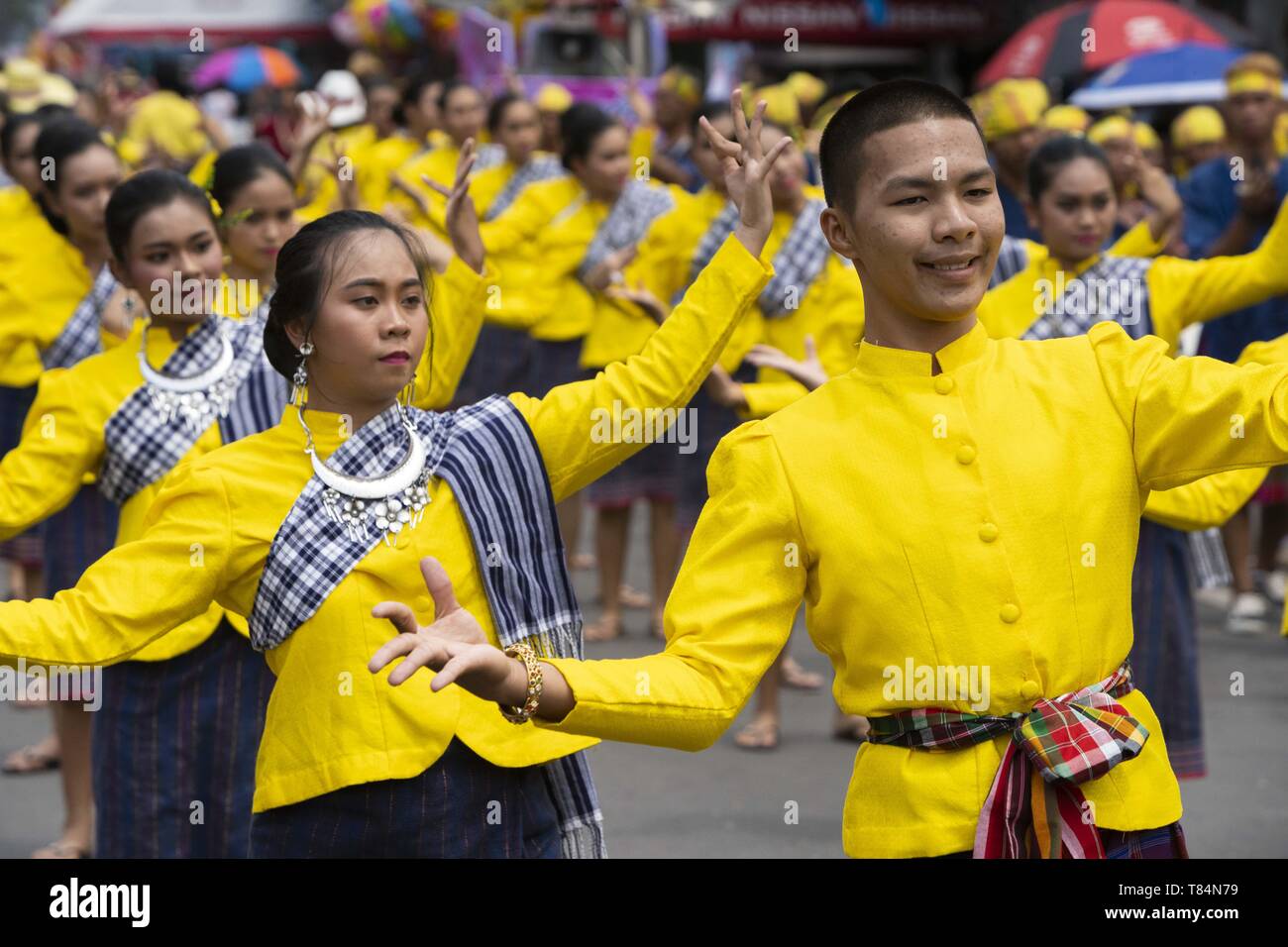 Yasothon, Yasothon, Thailand. 11th May, 2019. Participants take part in ...