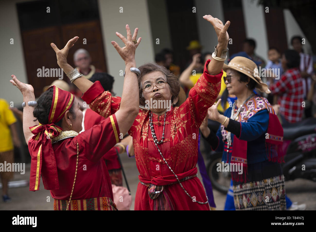 Yasothon, Yasothon, Thailand. 11th May, 2019. Participants get ready to ...