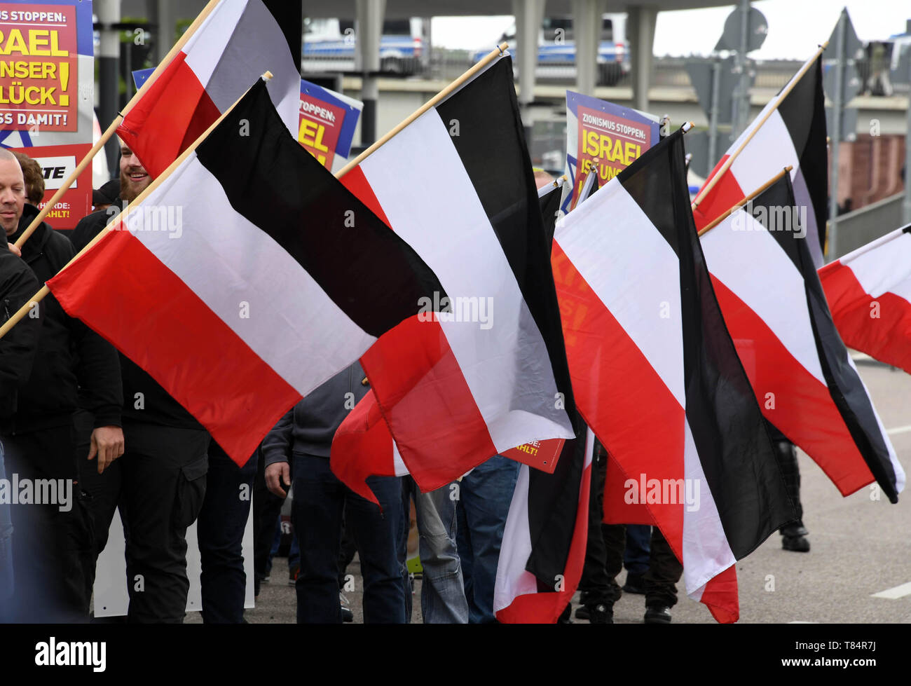 White and red imperial german flags hi-res stock photography and images ...