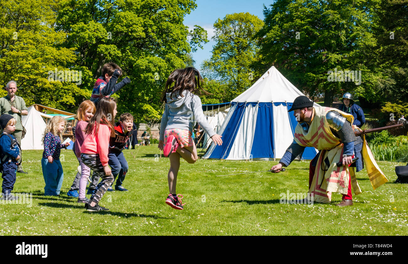 Medieval living hi-res stock photography and images - Alamy