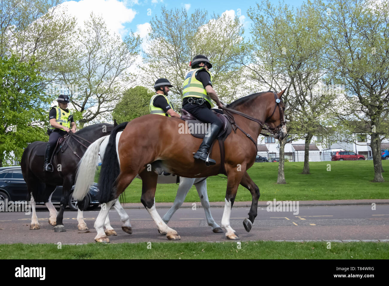 Scottish mounted police officers hi-res stock photography and images ...