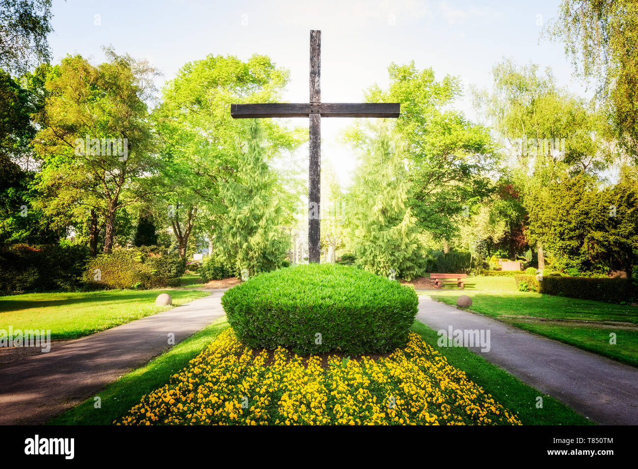 Grave Cemetery Bed Stock Photos & Grave Cemetery Bed Stock Images - Alamy