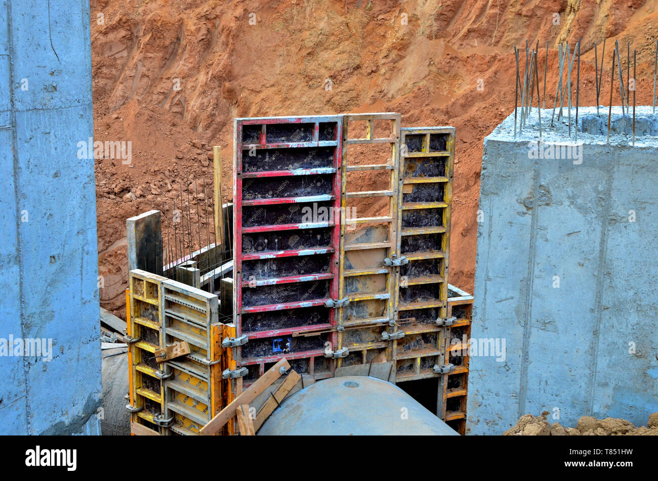 Construction works in preparation for the binding of reinforcement bars ...