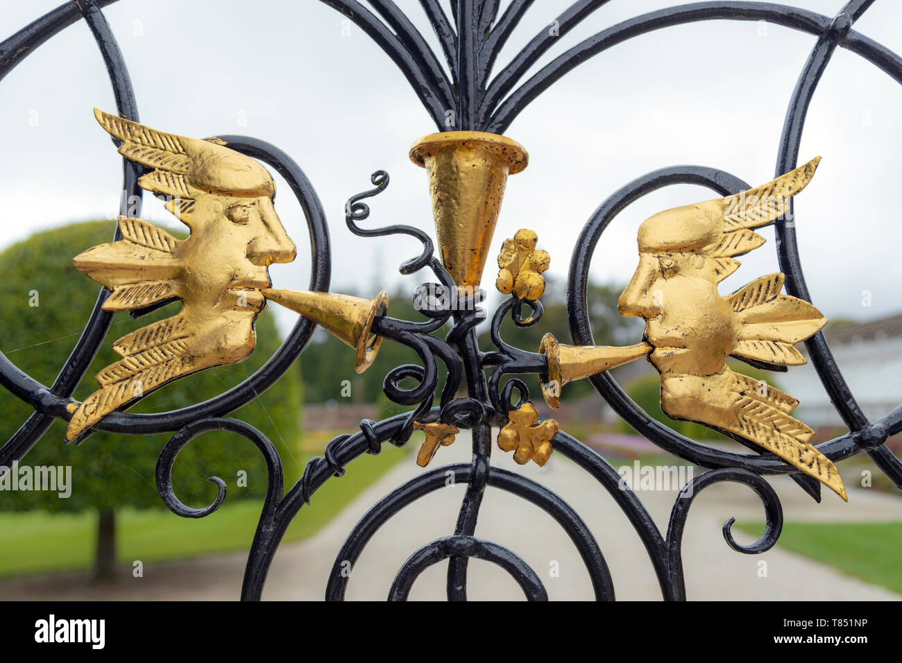 Gilded wrought iron gates hi-res stock photography and images - Alamy