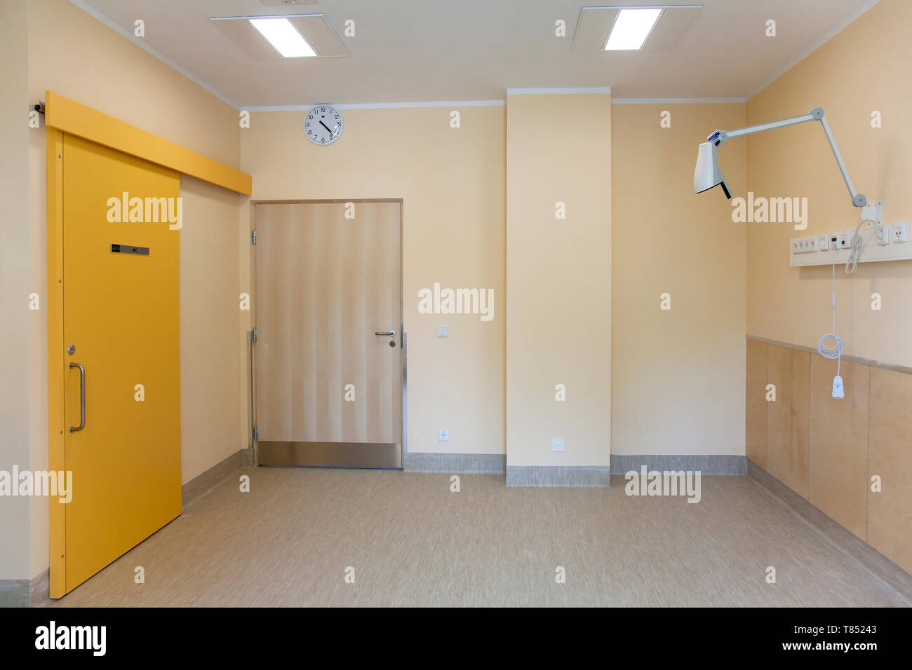 Hospital Room Interior Stock Photo - Alamy