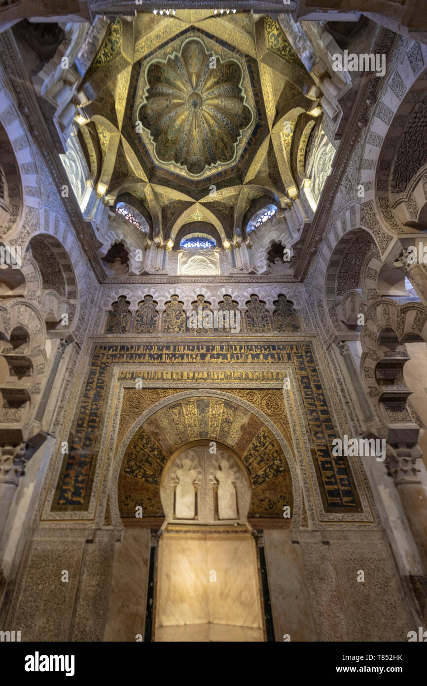 Dome mihrab mosque cordoba hi-res stock photography and images - Alamy