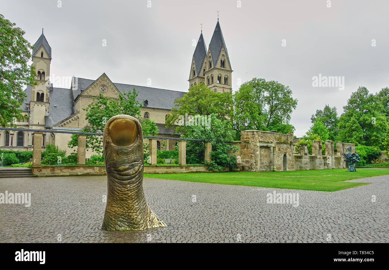 Human thumb hi-res stock photography and images - Alamy