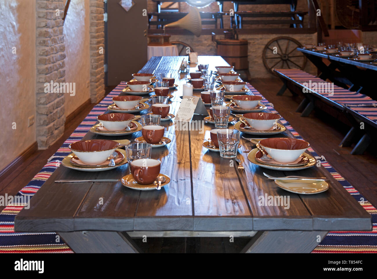 Long Dining Room Table Stock Photo - Alamy