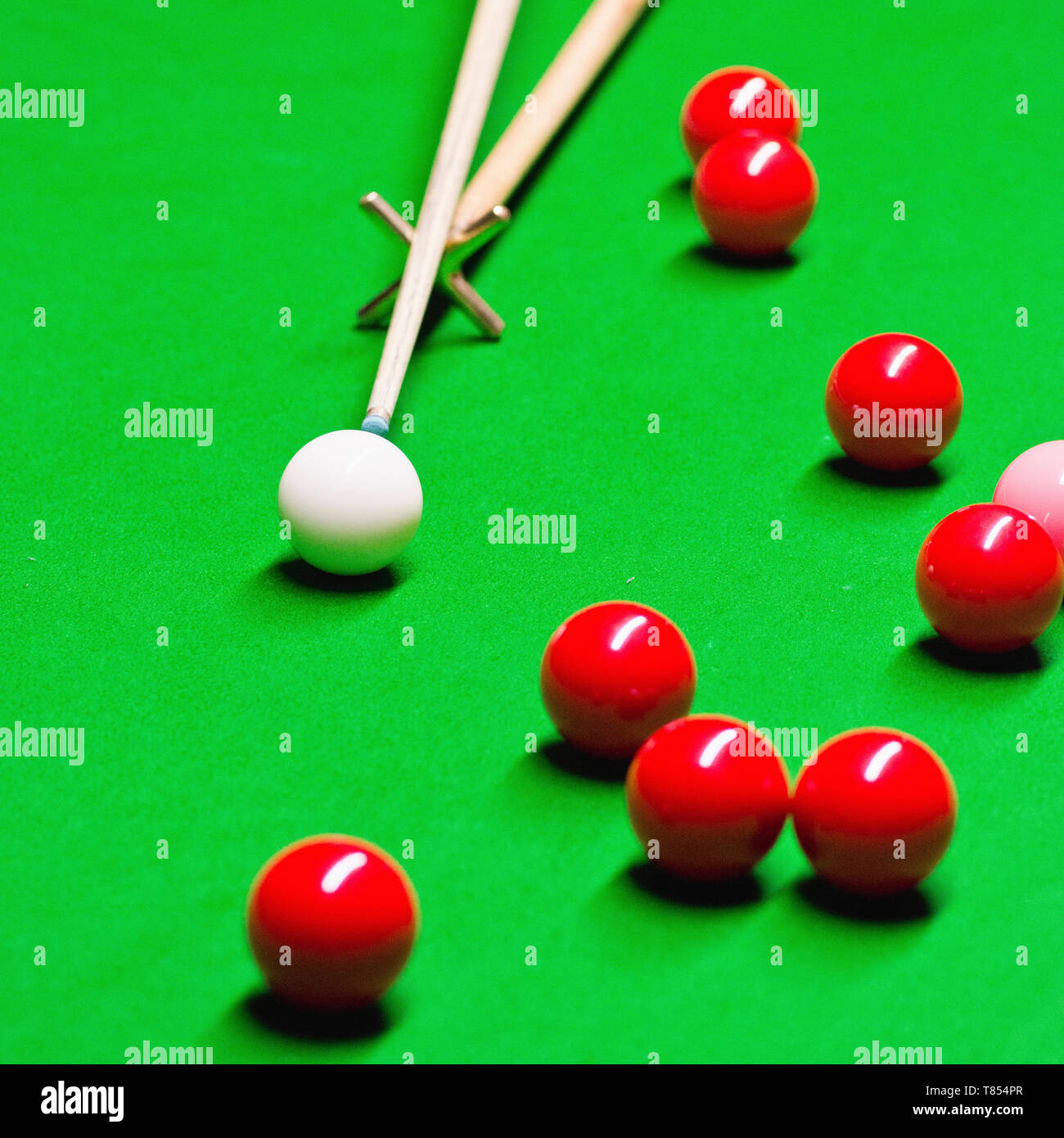 Professional snooker hi-res stock photography and images - Alamy