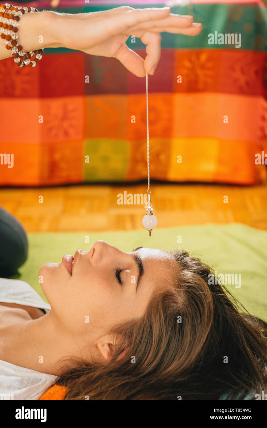 Crystal healing hi-res stock photography and images - Alamy