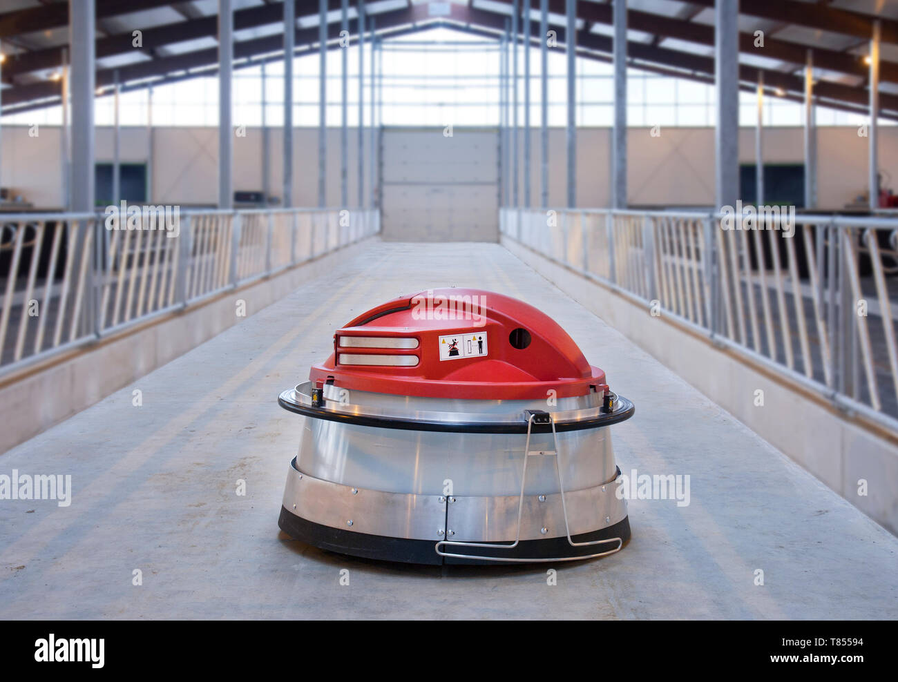Automated Feed Pusher Stock Photo - Alamy Automated Feed Pusher Stock Photo - Alamy