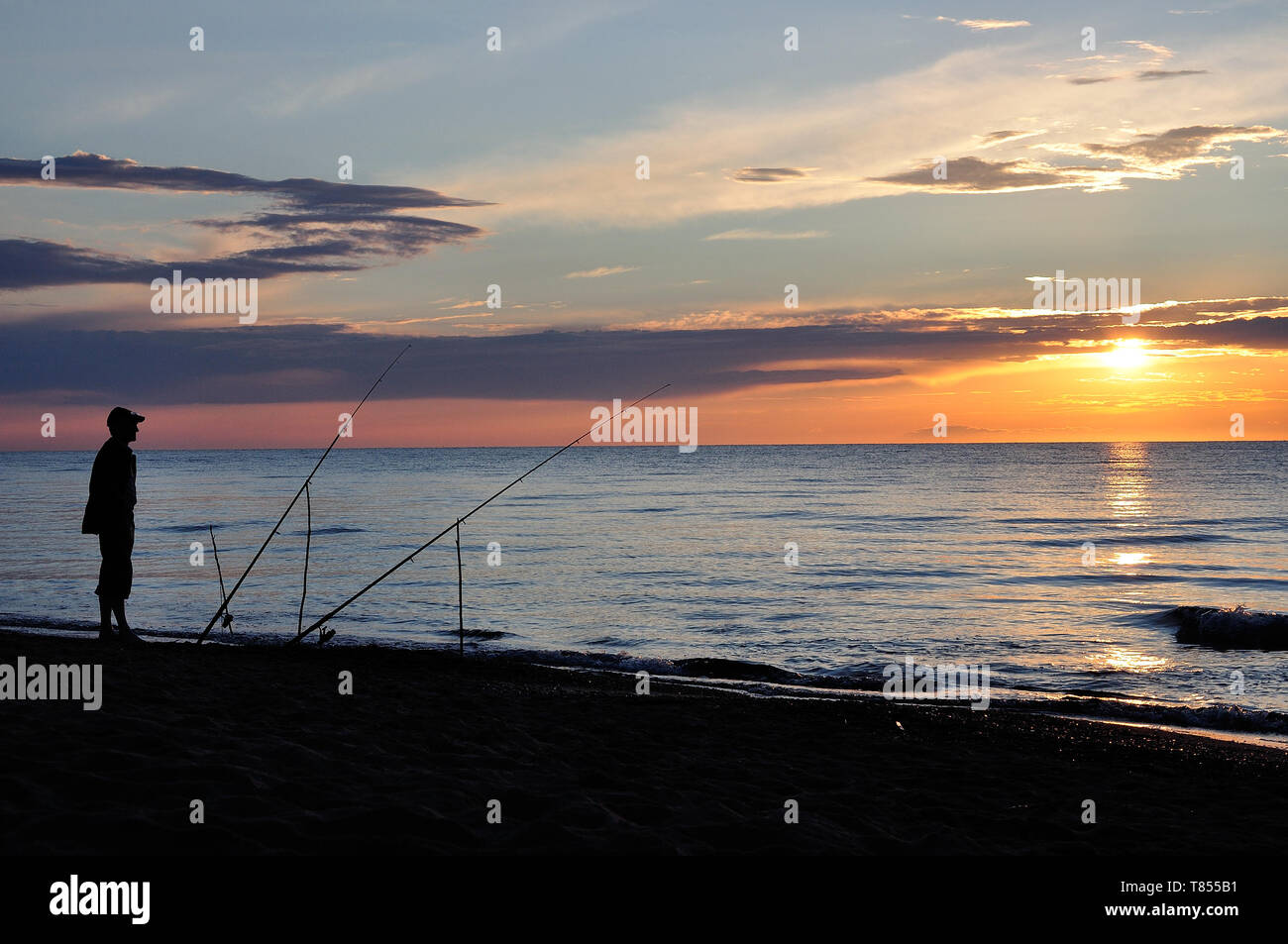 Ocean fisherman catching fish hi-res stock photography and images - Alamy