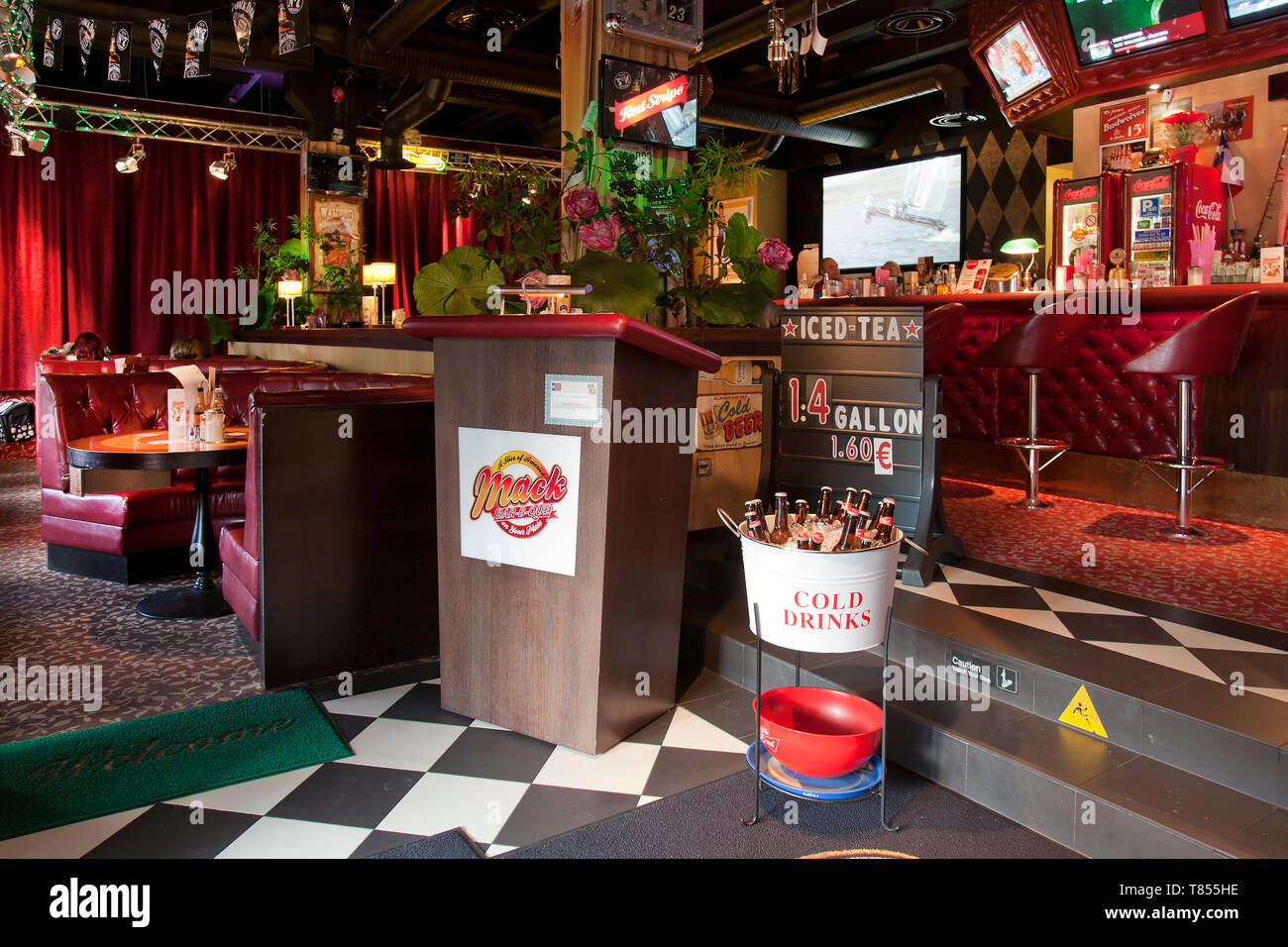 Classic diner seating hi-res stock photography and images - Alamy