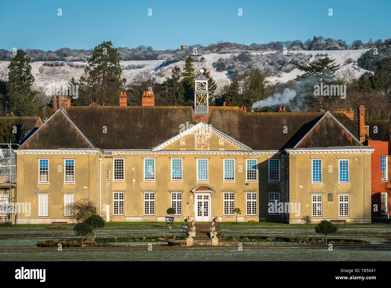 Victorian mansion snow hi-res stock photography and images - Alamy