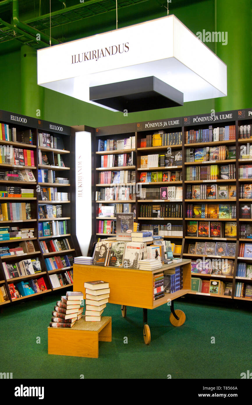 Inside bookstore business section hi-res stock photography and images ...
