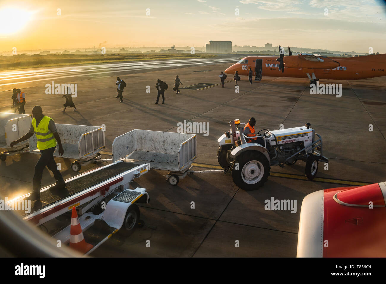 Aircraft passenger disembark hi-res stock photography and images - Alamy