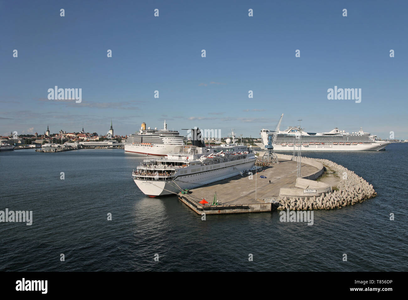 Ships at Port Stock Photo - Alamy
