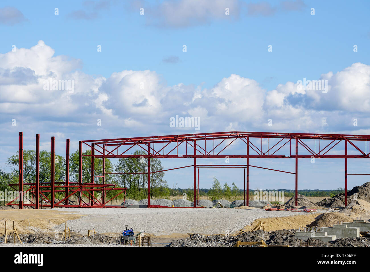 The steel frame of a building under construction Stock Photo - Alamy