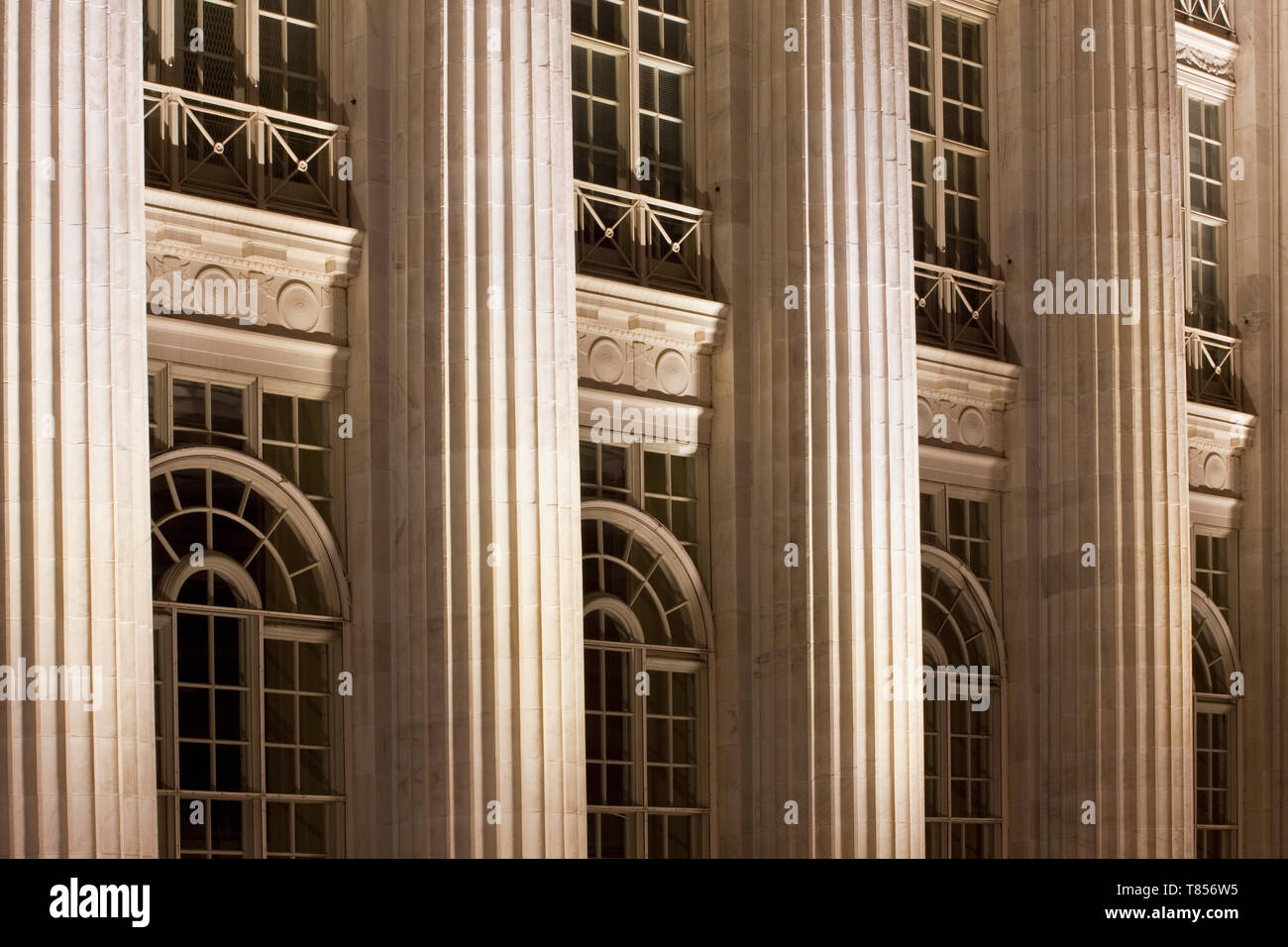 Columns on a Courthouse Building Stock Photo - Alamy