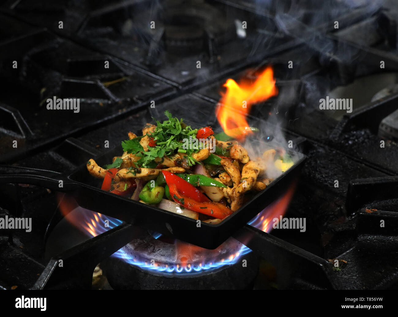 Sizzling plate hi-res stock photography and images - Alamy