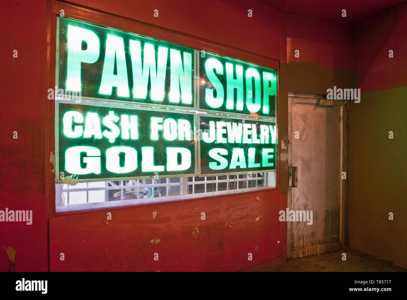 Urban pawn shop hi-res stock photography and images - Alamy
