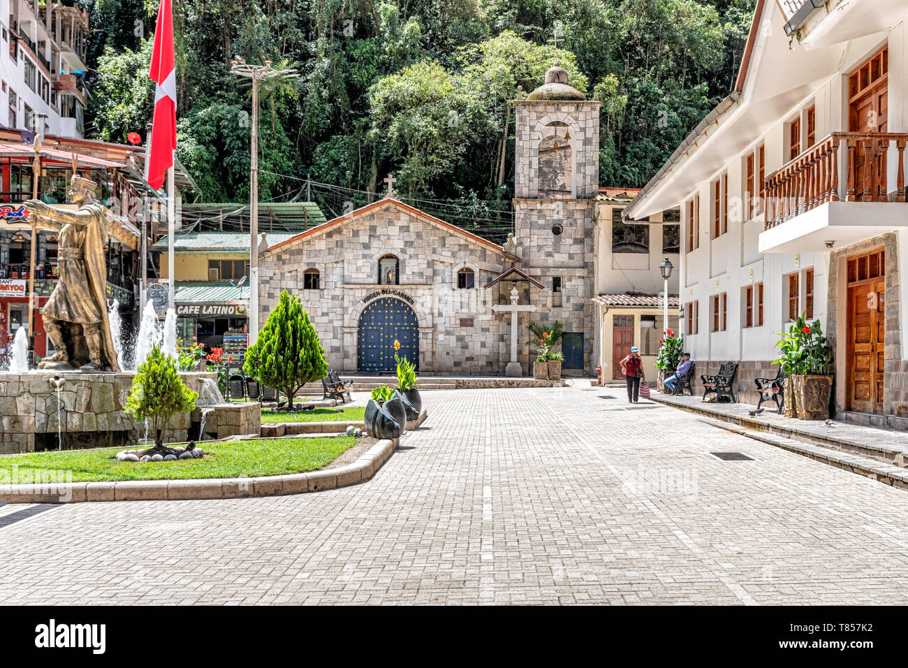 Aguas Caliente – April8, 2019: Vie at the Statue of Pachacuti and ...