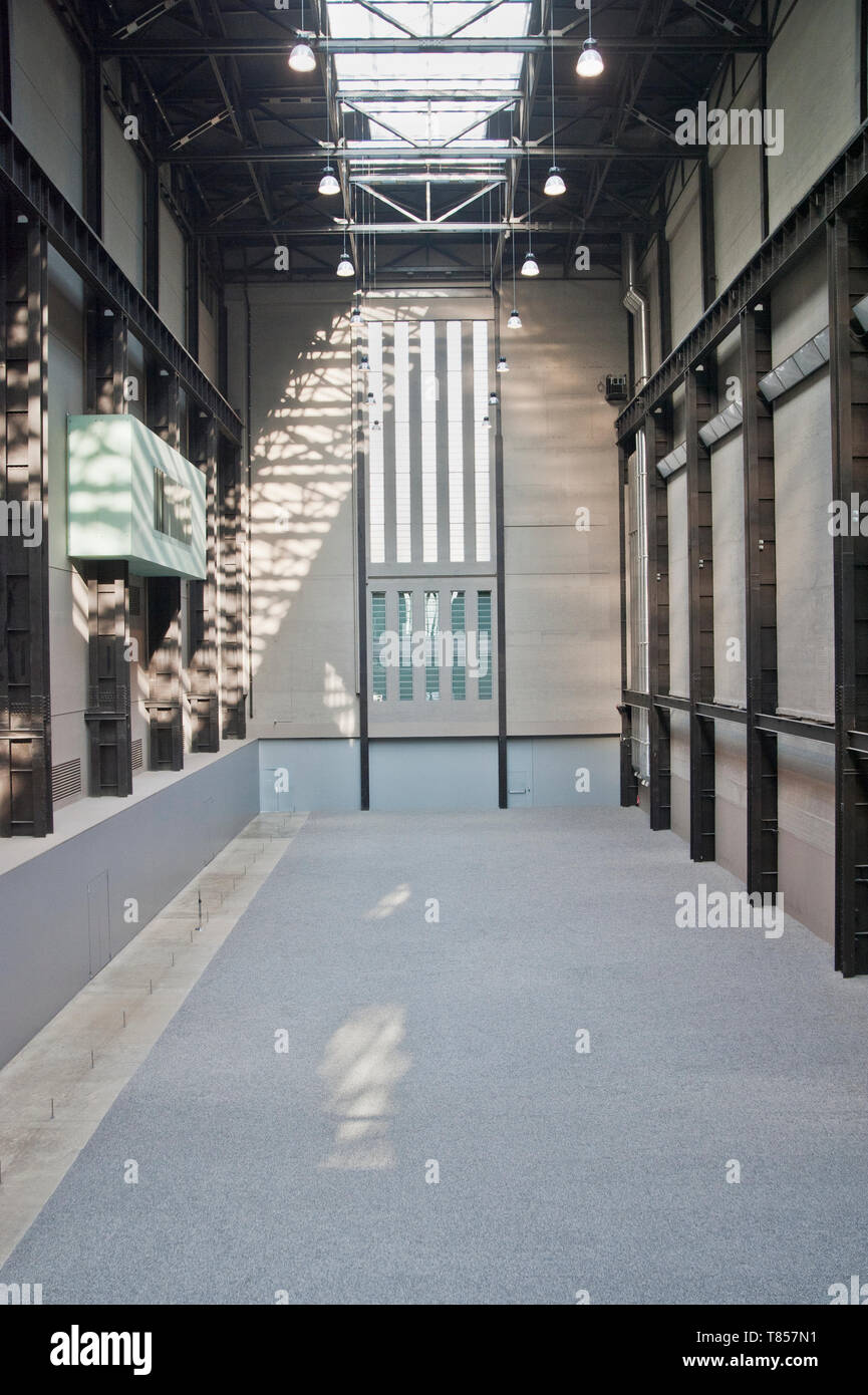 Turbine Hall of Tate Modern Stock Photo - Alamy