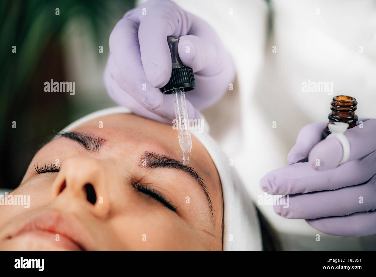 Microblading hi-res stock photography and images - Alamy