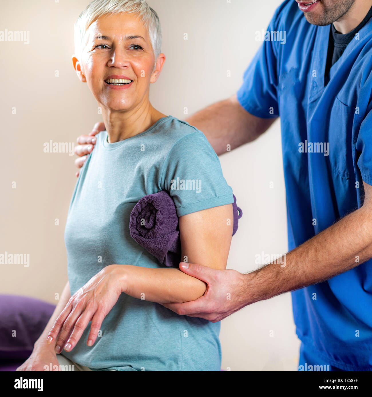 Physiotherapy arm hi-res stock photography and images - Alamy