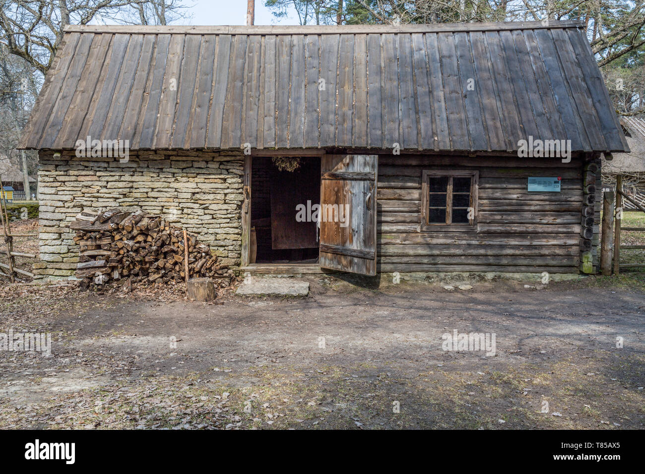 Vintage, rustic house in the spring Stock Photo - Alamy