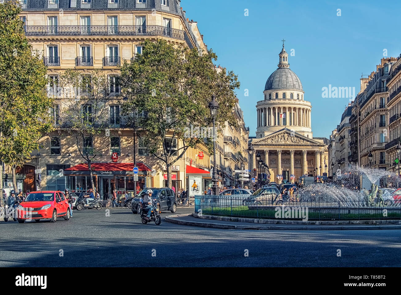 Place du pantheon hi-res stock photography and images - Alamy