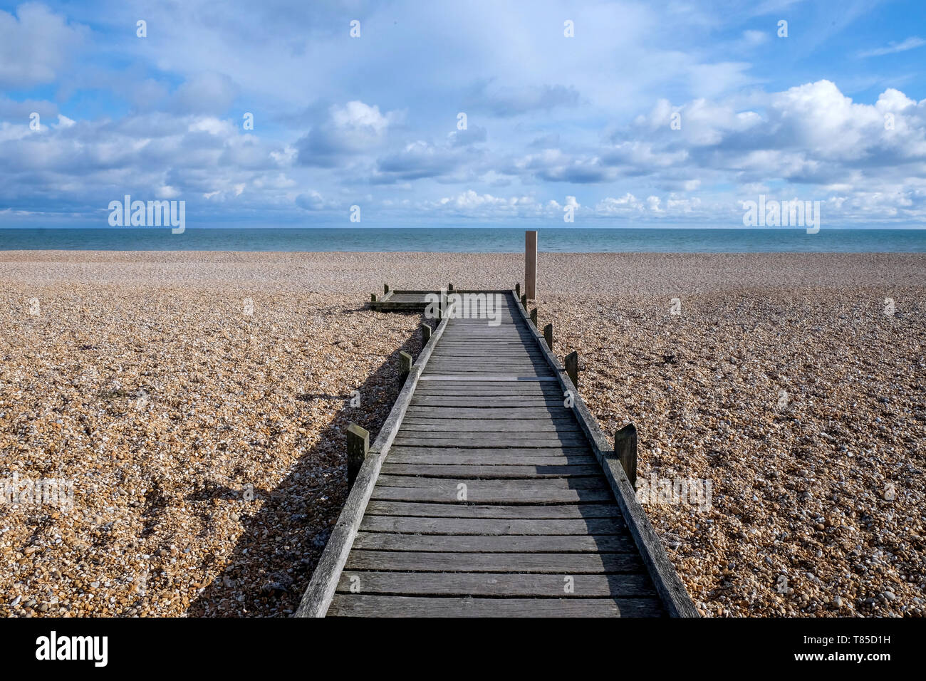 Pebble pathway hi-res stock photography and images - Alamy