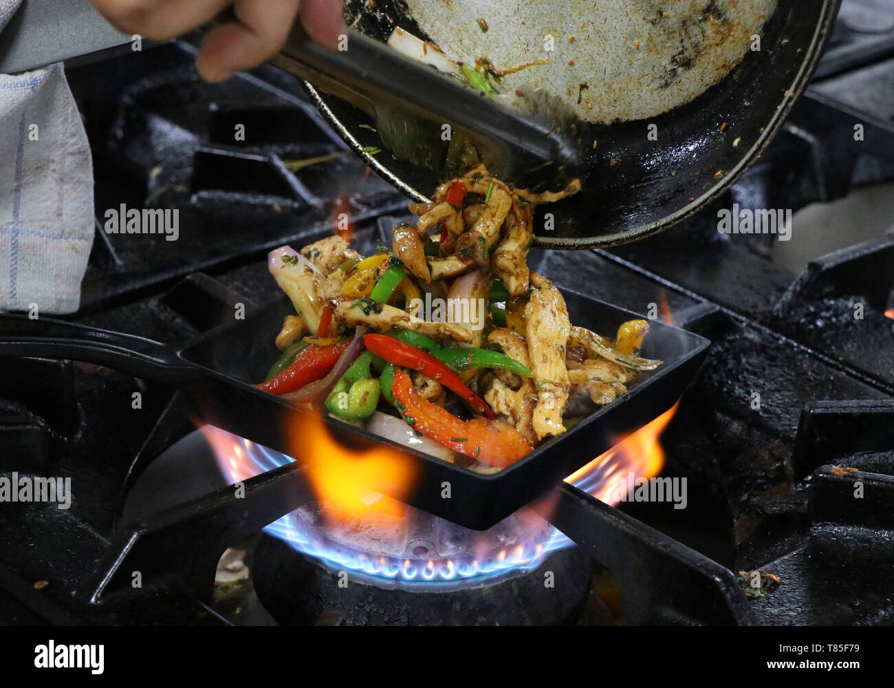 Sizzling plate hi-res stock photography and images - Alamy